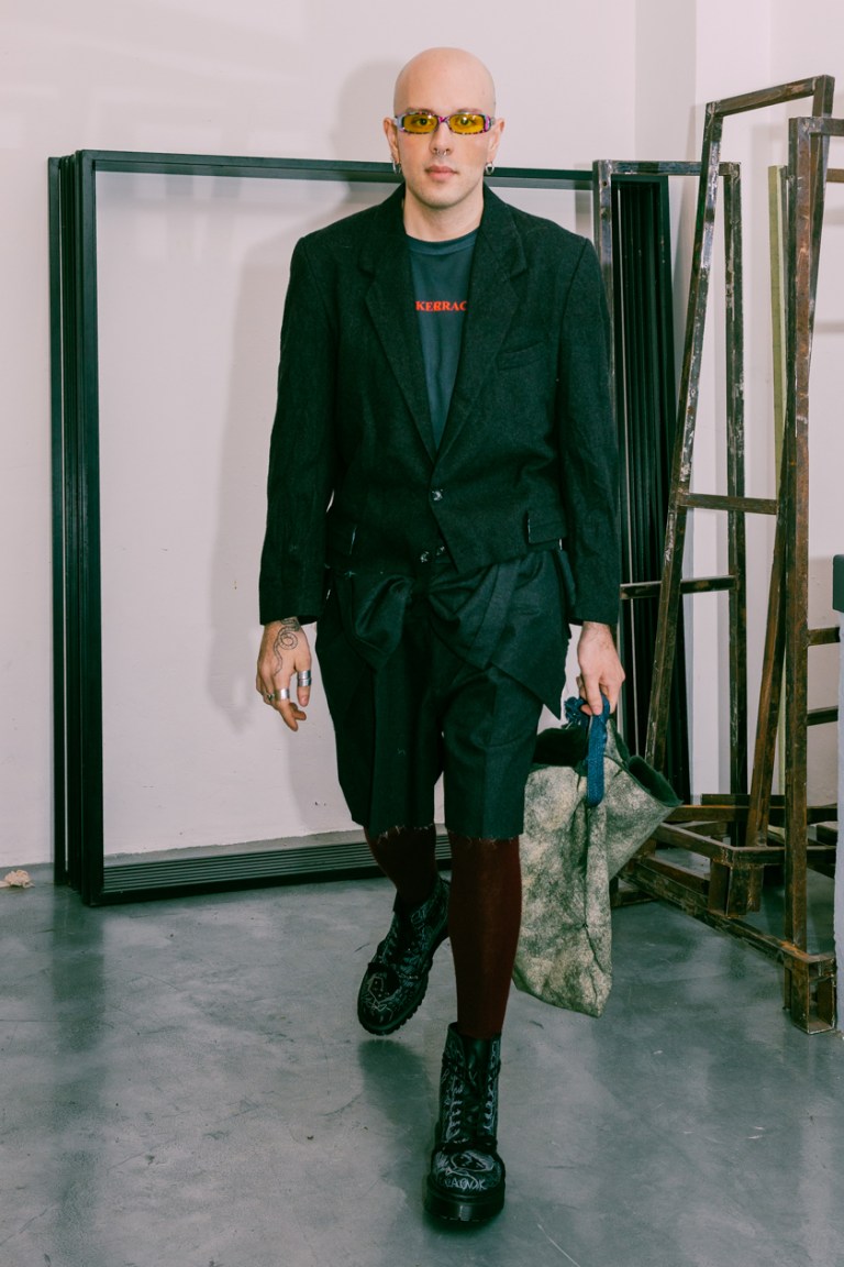 SIMON CRACKER: LISTEN QUIETLY, CHAPTER 1 – KREEP.